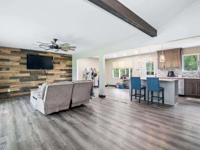 7273 N 16000 E Road