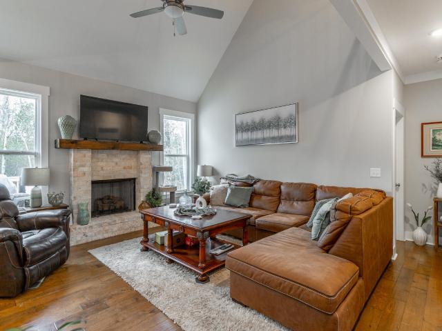 7273 Ron Road