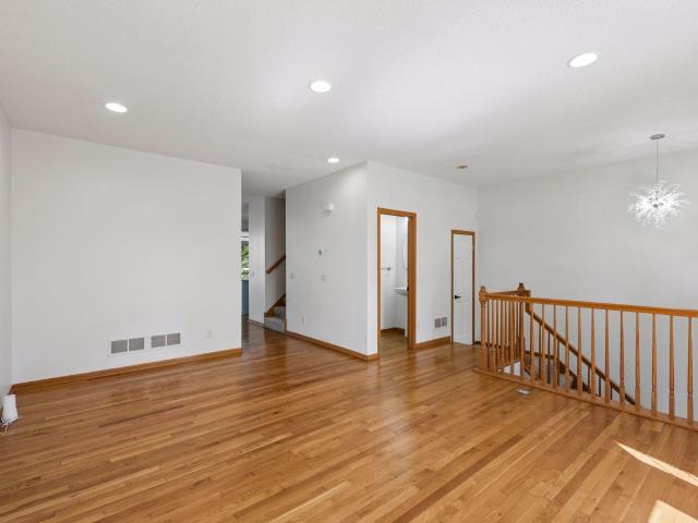 727 2nd Street NE