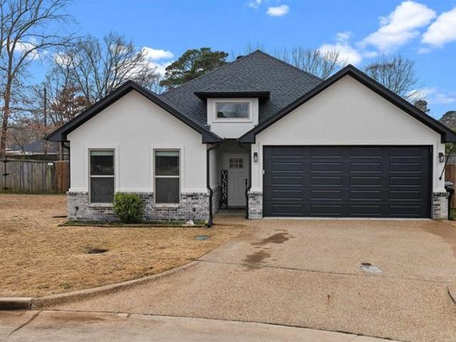 727 Cove Pl, Longview, TX 75604