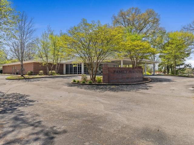 727 Cox Creek Pkwy