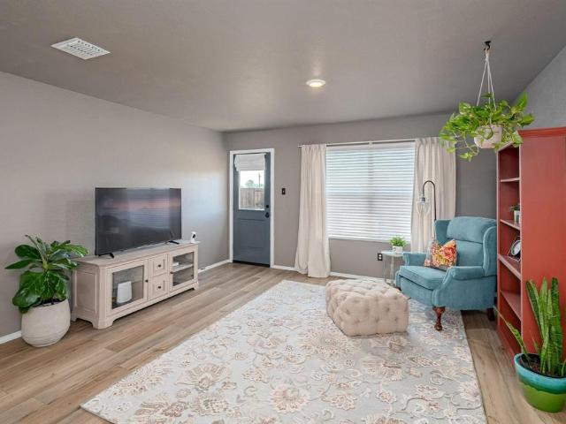 727 Cochran Drive