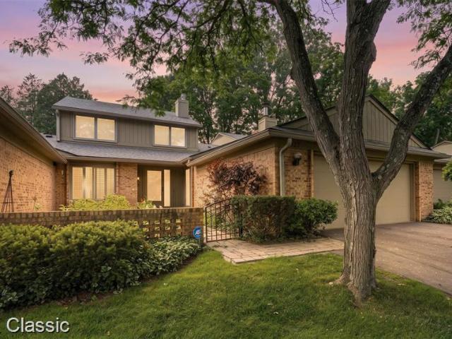 727 Arbor Court