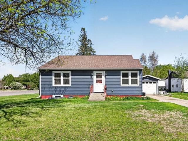 727 Ash St S, Sauk Centre, MN 56378
