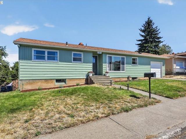 727 E 19th St, The Dalles, OR 97058