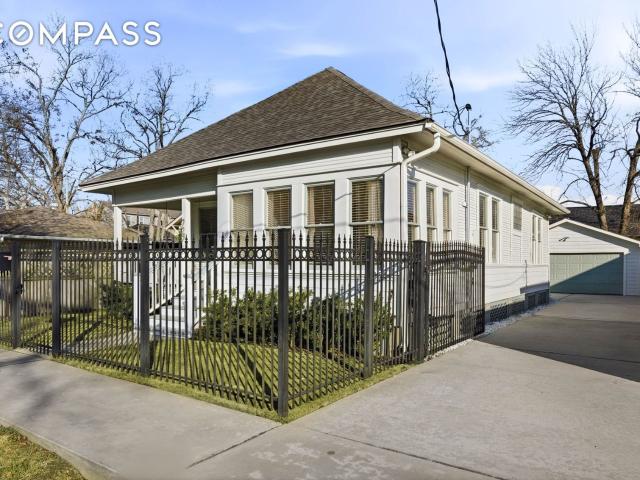 727 E 25th St, Houston, TX