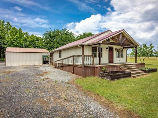 727 E Bowling Rd, Clinton, AR 72031