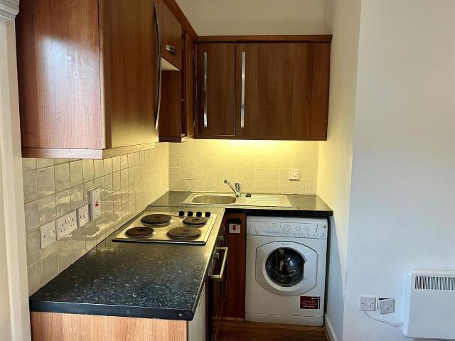 727 High Road Leytonstone, London E11, Studio to rent, £1,200 pcm | PrimeLocation