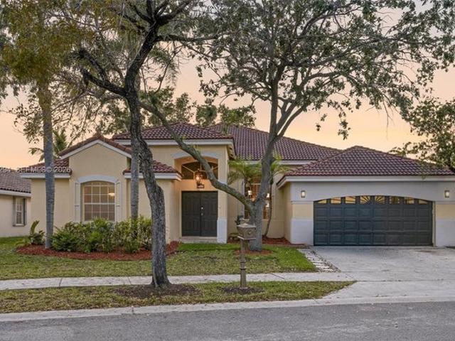 727 Lake Blvd, Weston, FL 33326