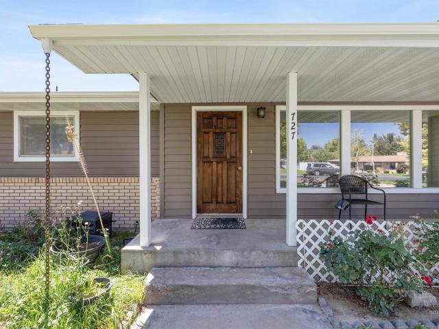 727 Mae Dr