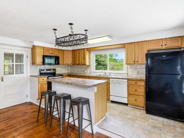 727 main st s