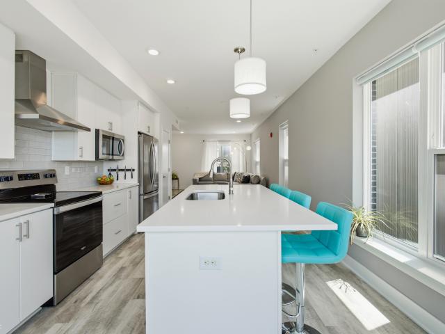 727 N Illinois Street # 104