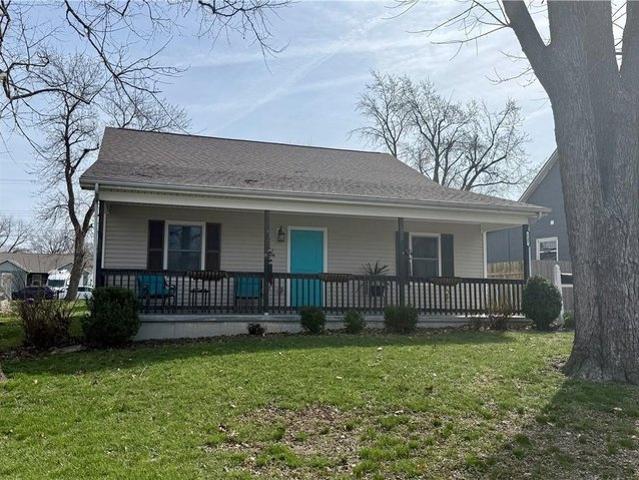 727 N Main St, Ottawa, KS 66067