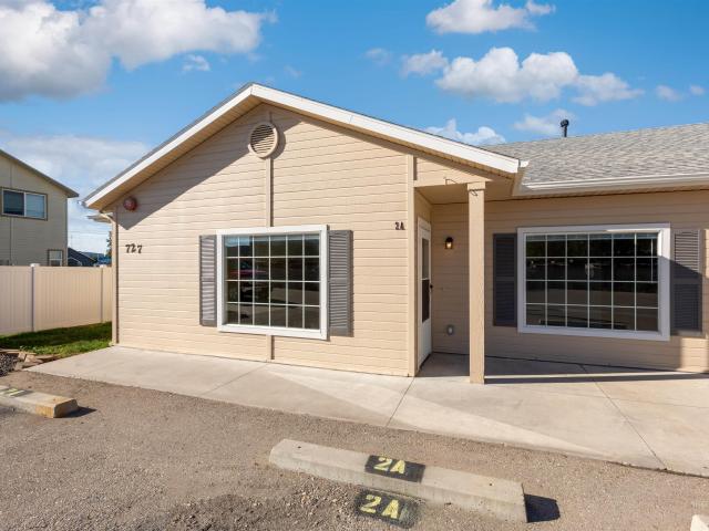 727 N Stampede Ct