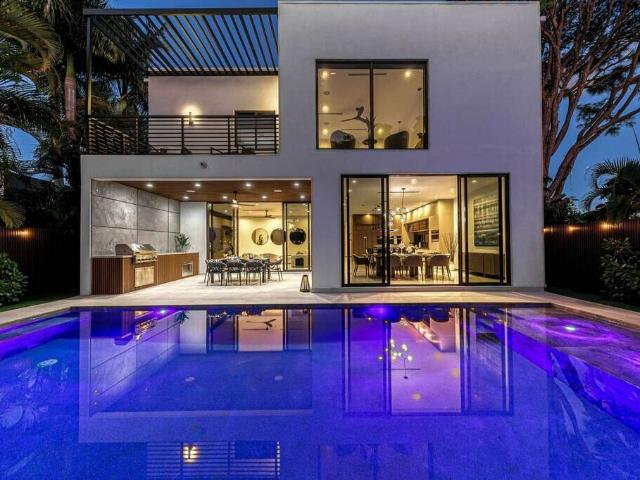 727 Ne 17th Way, Fort Lauderdale, FL