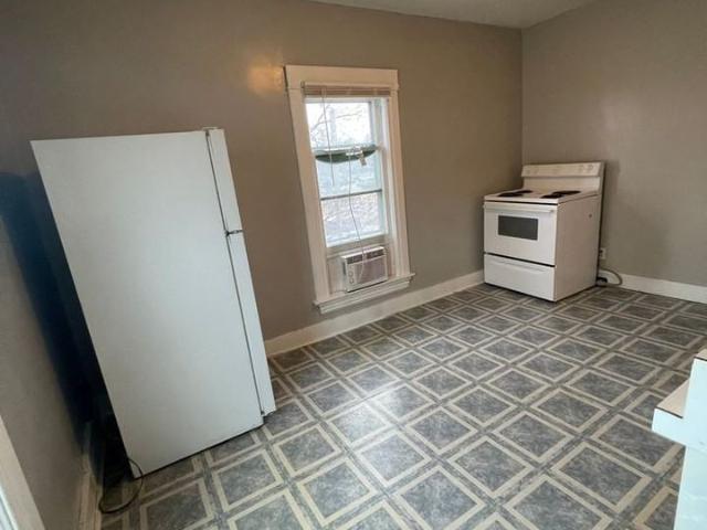 727 South St 1 Bedroom Apartment for Rent at 727 South St, Waterloo, IA 50701 Church Row Historic