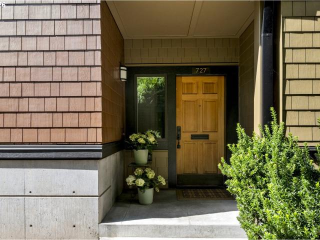 727 se 34th ave