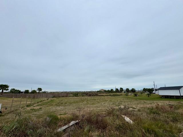 727 SIMPSON Dr, San Leon, TX 77539 | MLS #58521 | Compass
