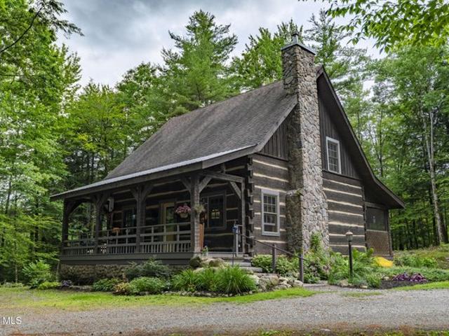 727 Ralph Rd, Lake Luzerne, NY 12846