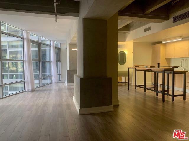 727 W 7th Street 911