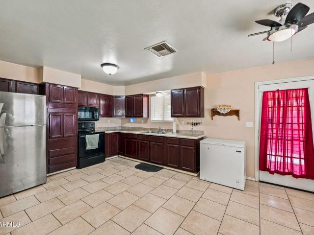 727 W 13TH Street