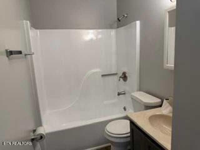 727 W Casey Drive 4