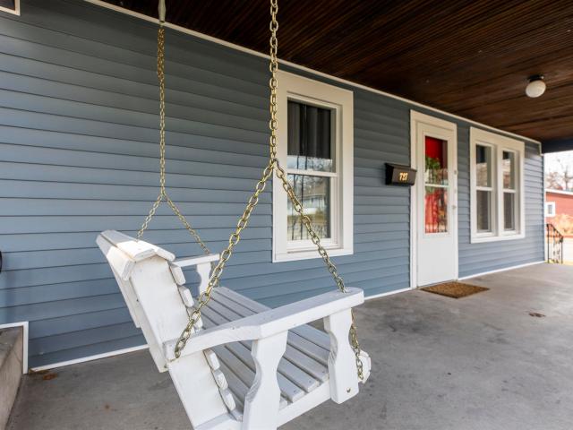727 W Grove Street