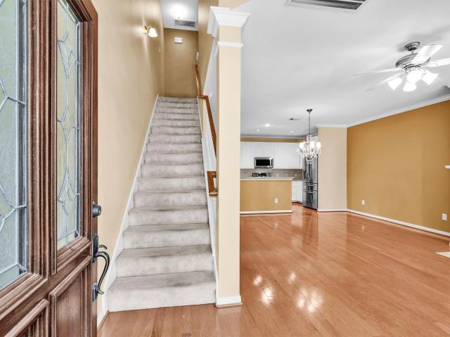 727 W Heights Hollow Lane
