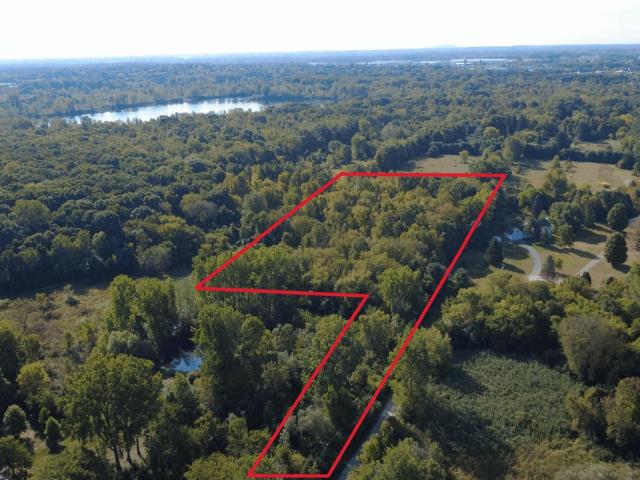 727 W Maple Road