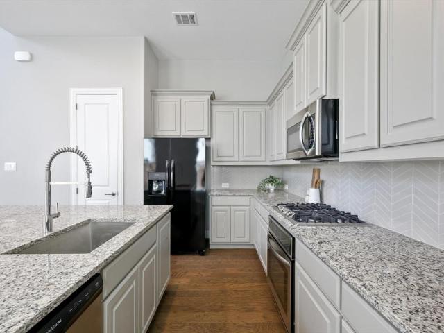 727 Waterbrook Parkway