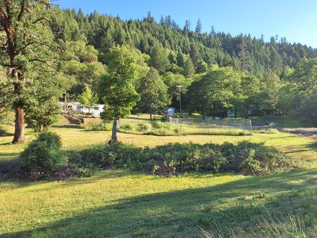 727 Wilderville Ln, Grants Pass, OR 97527