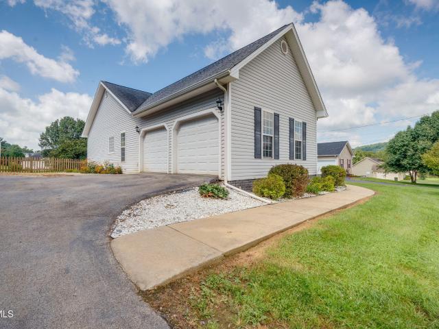 727 Tavern Hill Road