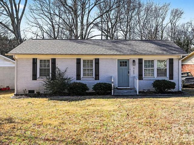 727 Thera Dr, Charlotte, NC 28206