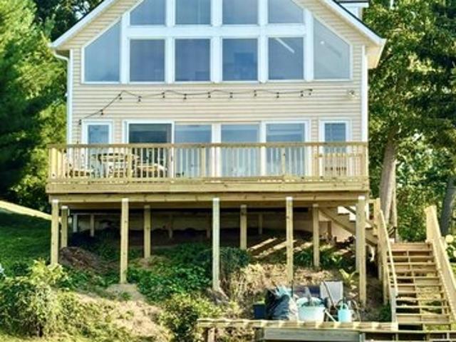 727 Treasure Island Dr, Mattawan, MI 49071