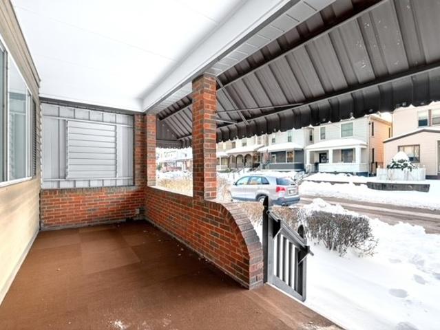727 Vermont Ave
