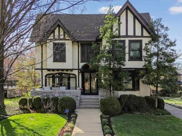 727 Yale Ave, University City, MO 63130