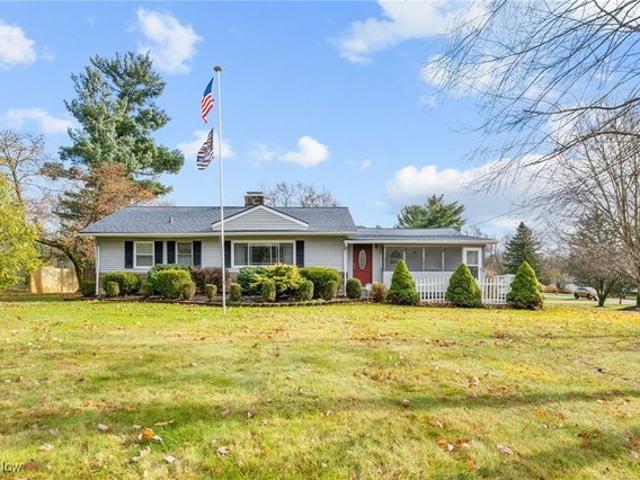 7285 Spanghurst Dr, Walton Hills, OH 44146