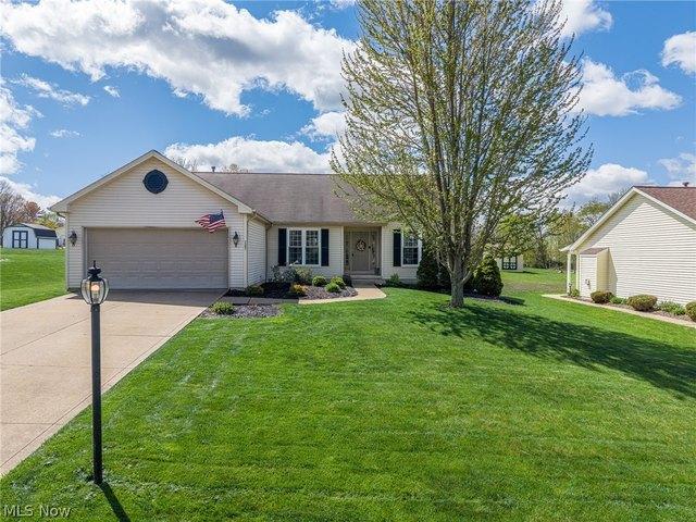 7287 Meadowhaven Dr, Chippewa Lake, OH 44215