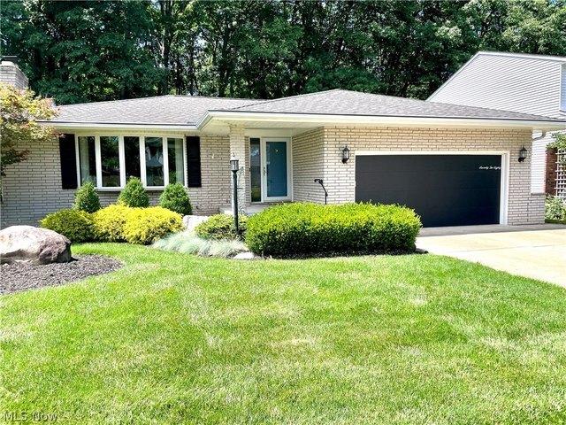 7280 Lancelot Dr, Parma, OH 44134