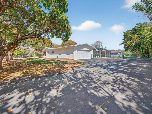 7280 SW 128th St, Pinecrest, FL 33156 | MLS #A11967 | Compass