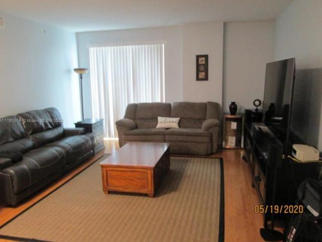 7280 SW 89th St #D501 Miami, FL 33156
