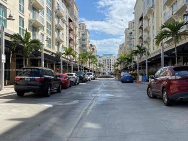 7280 90th St SW #203, Miami, FL 33156