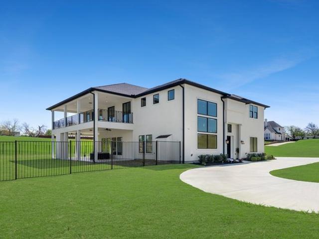 7281 Waters Edge Dr, The Colony, TX 75056