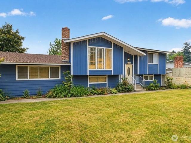728 11th St NE, East Wenatchee, WA 98802