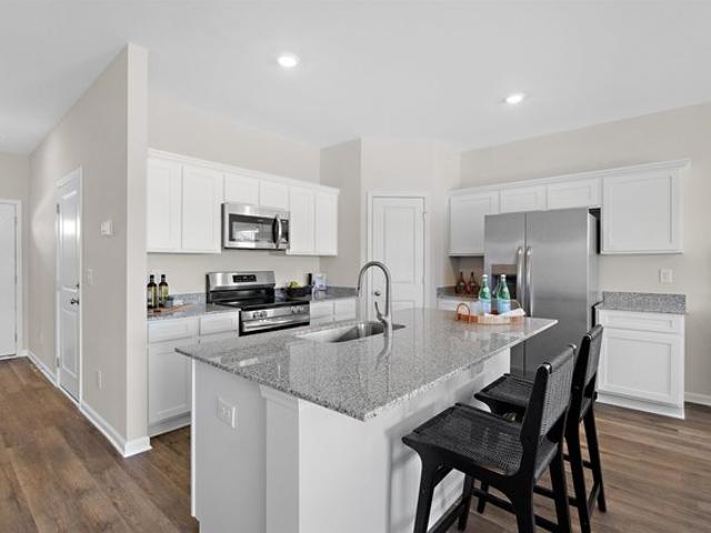 728 Gatestone Ln, Hopkins, SC 29061