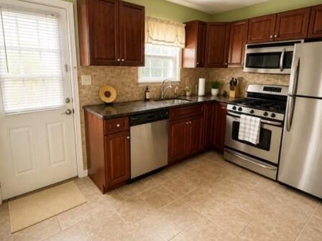 728 Greens Avenue Unit 17