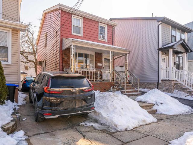 728 Devon St