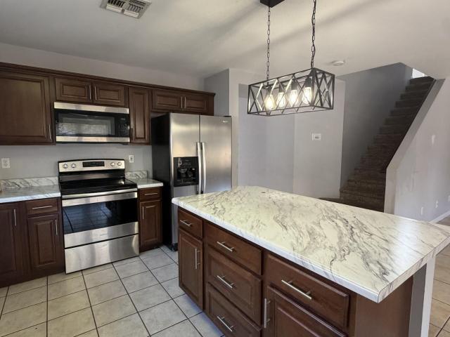 728 e rose marie lane
