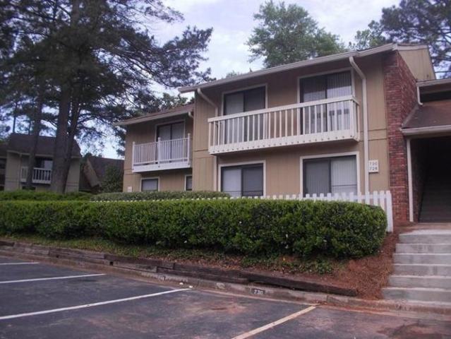 728 Hanover Ln SE Marietta, GA 30067