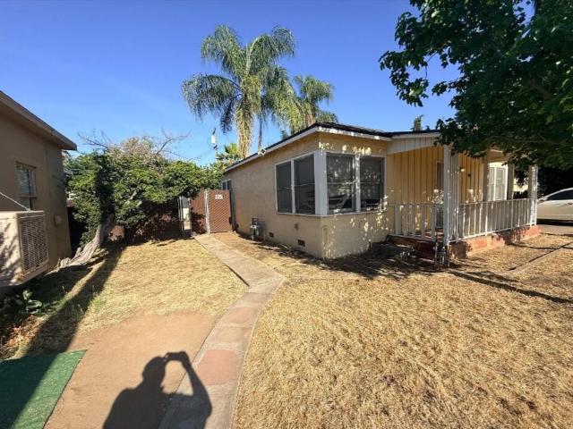 728 N Palm